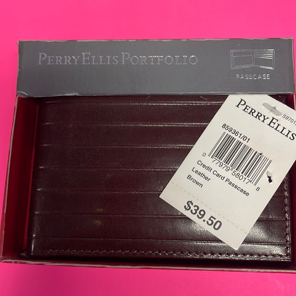 Perry Ellis | Bags | Nwt Perry Ellis Portfolio Passcase Wallet ...
